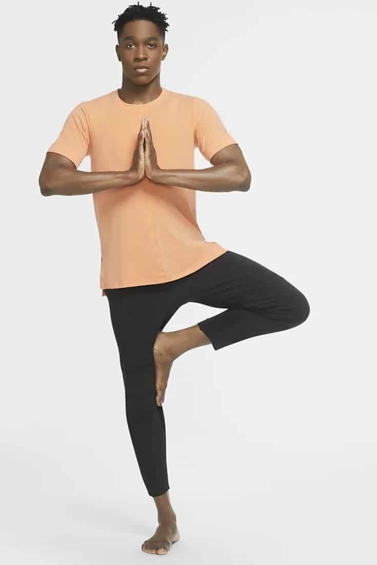 7 Essential Yoga Clothes for Men - Mocha Man Style